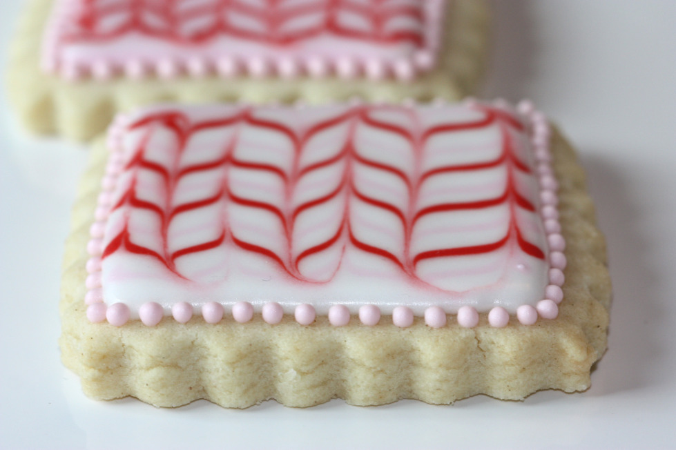 How to Marble Royal Icing